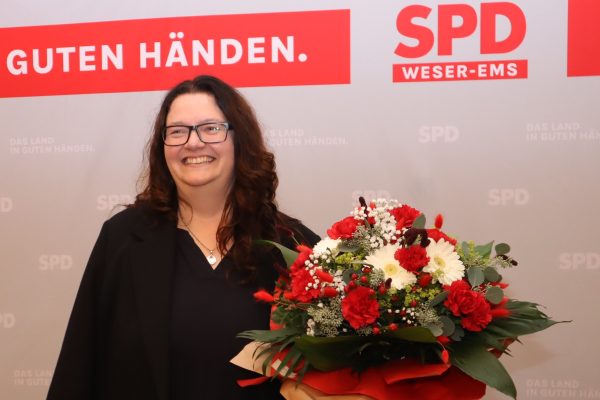 Delegierte schicken Anja Troff-Schaffarzyk nach Berlin › SPD-Kreisverband